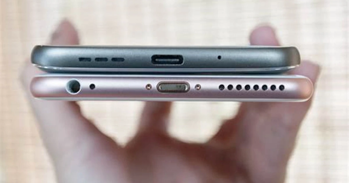 How To Clean IPhone Or Android Phone Charging Port