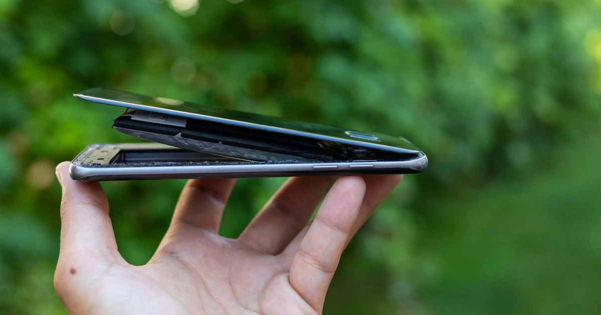 How To Detect And Avoid A Swollen Laptop Or Phone Battery